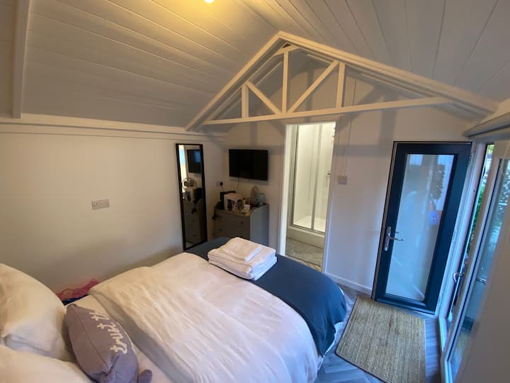 Everard Lodge - Lakeside - Cardiff