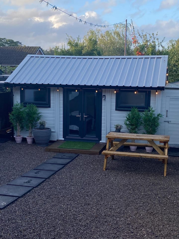 Everard Lodge - Cardiff