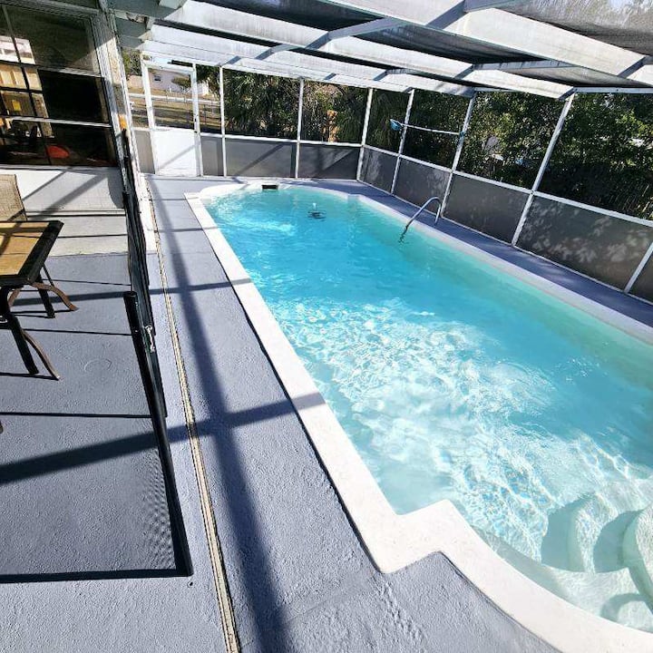 2/2 Pool Home- Pet Friendly
Close To Weeki Wachee! - Spring Hill, FL