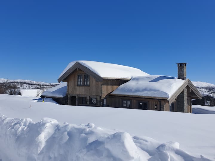 Flott Familiehytte, 4 Soverom,
2 Bad Og Jacuzzi - Norway