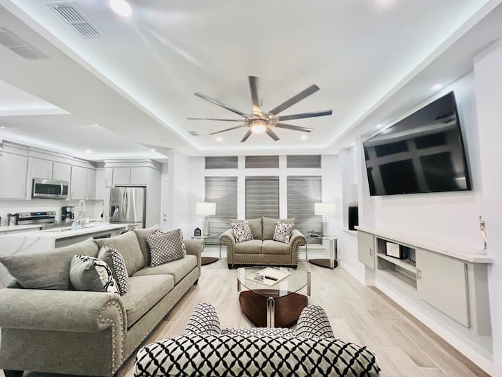 Stylish Luxury 4 Bdr Home In The Heart Of Mcallen - McAllen, TX