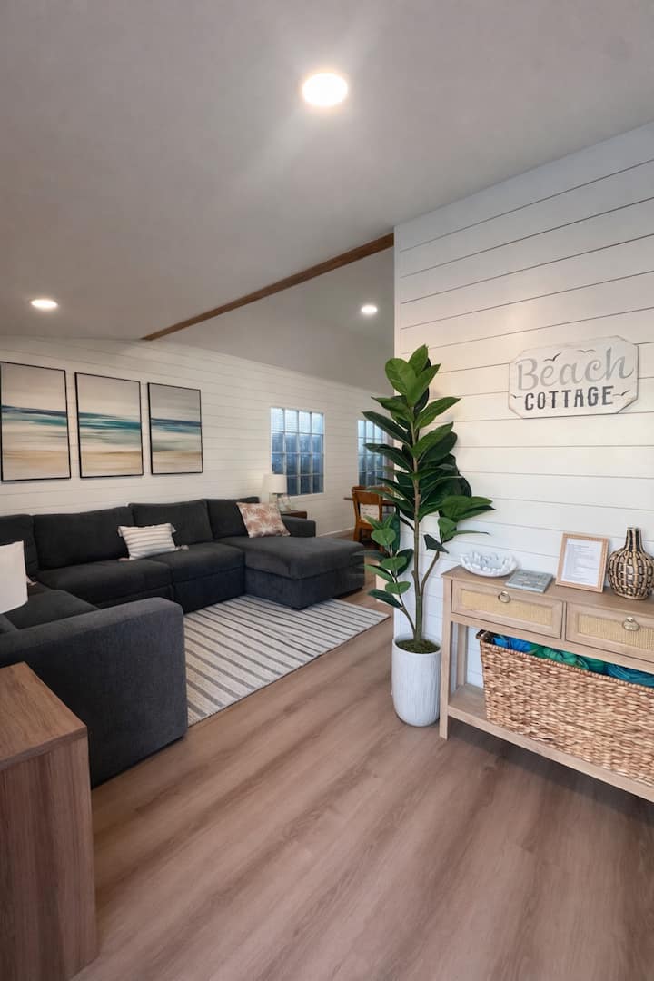 Cozy Beachside Cottage. Newly Renovated, On Flats - Avalon, CA