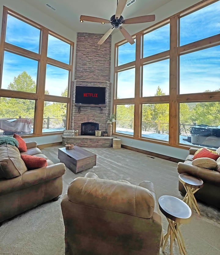 Modern Zion Mountain Escape With Hot Tub And Views - Zion National Park