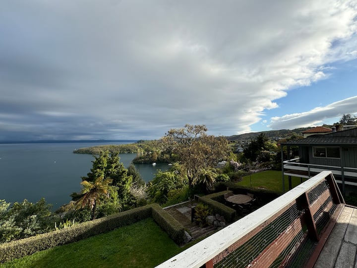 Taupō - Acacia Bay Lakeside Escape - Taupo