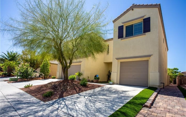 Luxury House With Billiard Table - North Las Vegas, NV