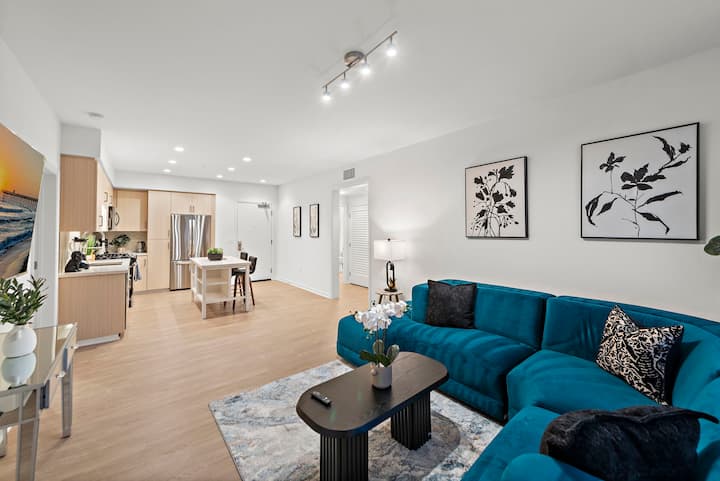 Luxury 2br/2ba Getaway Next To Spectrum Mall - Irvine, CA