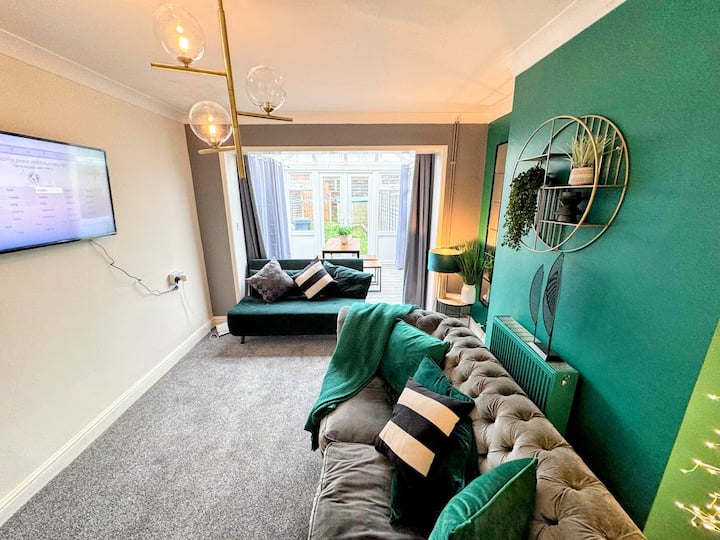 Stunning 4 Bed House Maidstone - Maidstone