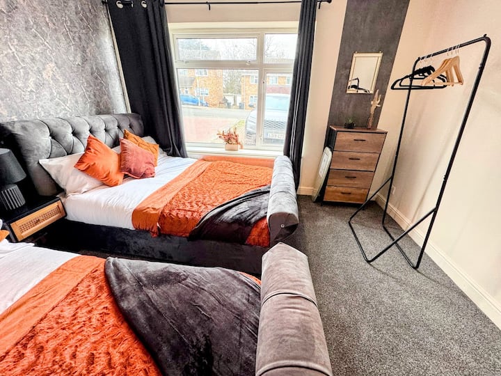 Stunning 4 Bed House Maidstone - Maidstone