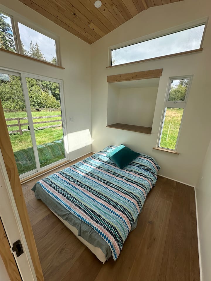 Tiny Home On Farmland - Langley