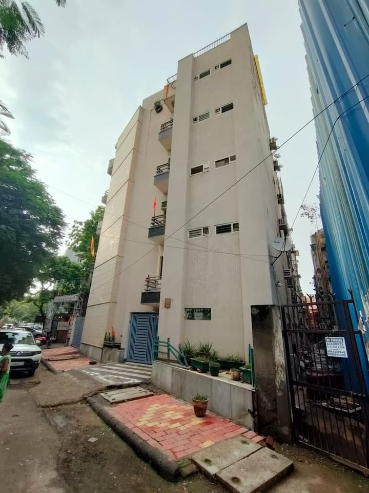 Posh Elegant 4 Bhk Flat In Delhi Punjabi Bagh - Delhi, India