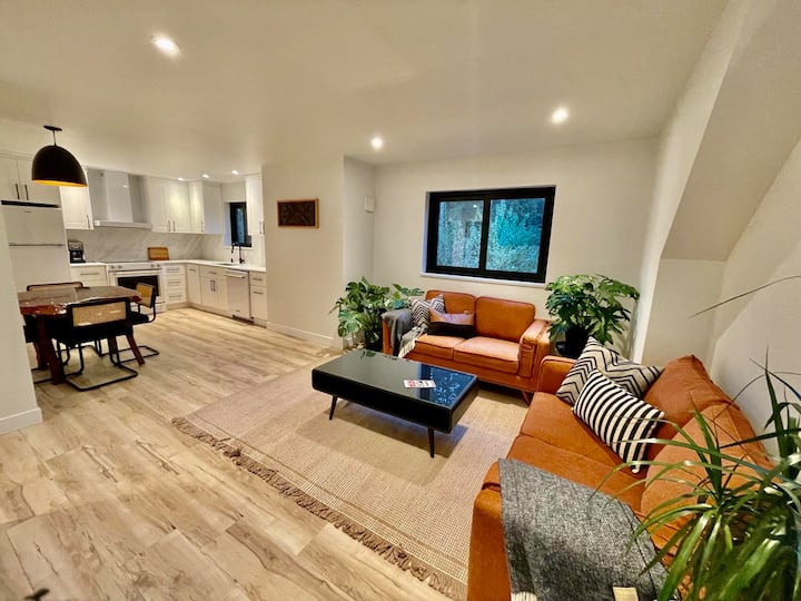 Seaside Serenity Chalet - Nanaimo