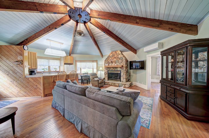 Poconos Getaway - Lake Wallenpaupack, PA