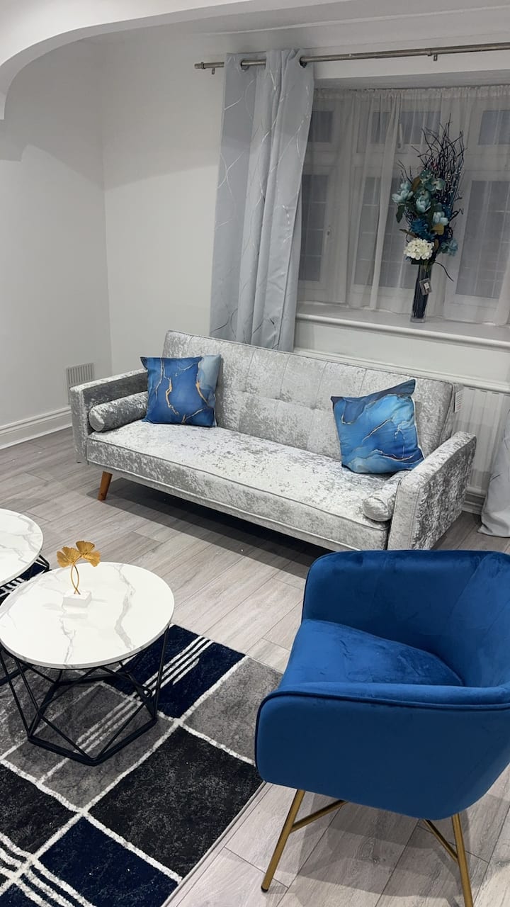 Beautiful* Modern 3 Bed House - Romford
