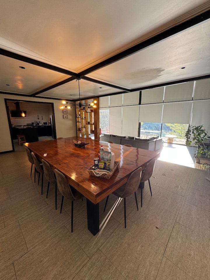 Chalet De Montaña , Excelentes Vistas, Recinto - Chile