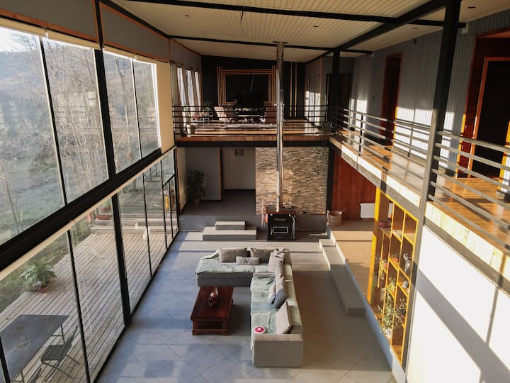 Chalet De Montaña , Excelentes Vistas, Recinto - Chile