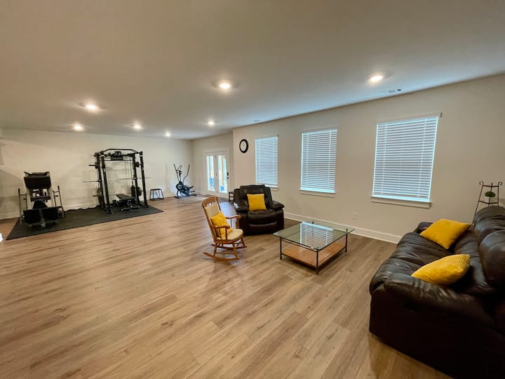 Spacious Basement Suite | Kitchen • 4 Miles To Cu - Clemson, SC