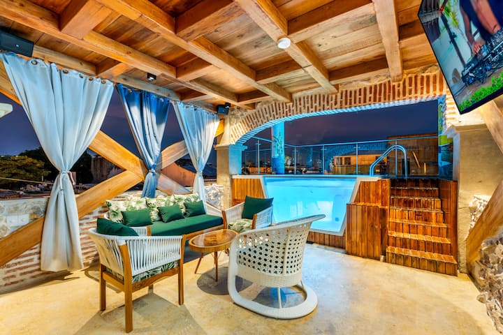 Old City | Super Luxury 7br W/ 14 Ppl Jacuzzi - Cartagena