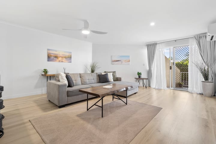 Azure Beachside Escape - Coolum Beach
