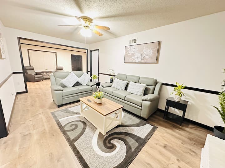Entire Home Close To Everything In Memphis - Memphis, TN