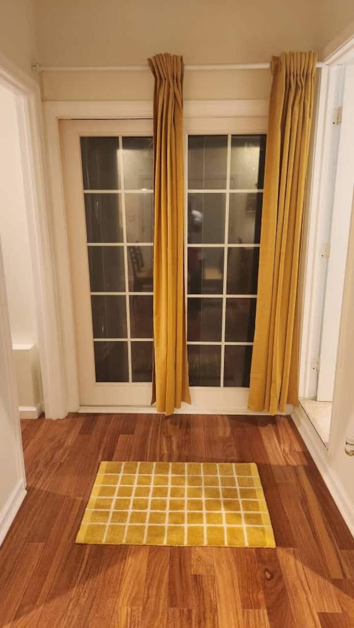 1-bdr/1-bth + 1 Sofa Bed Guest Suite - No Stairs - Germantown, MD