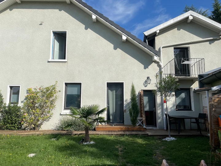 Suite Amoureux : Chambre + Salle D’eau Privée - Aix-les-Bains
