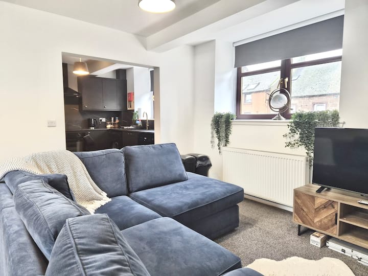 Spacious 5br 3 Bath Home In Central Location - 애버딘셔