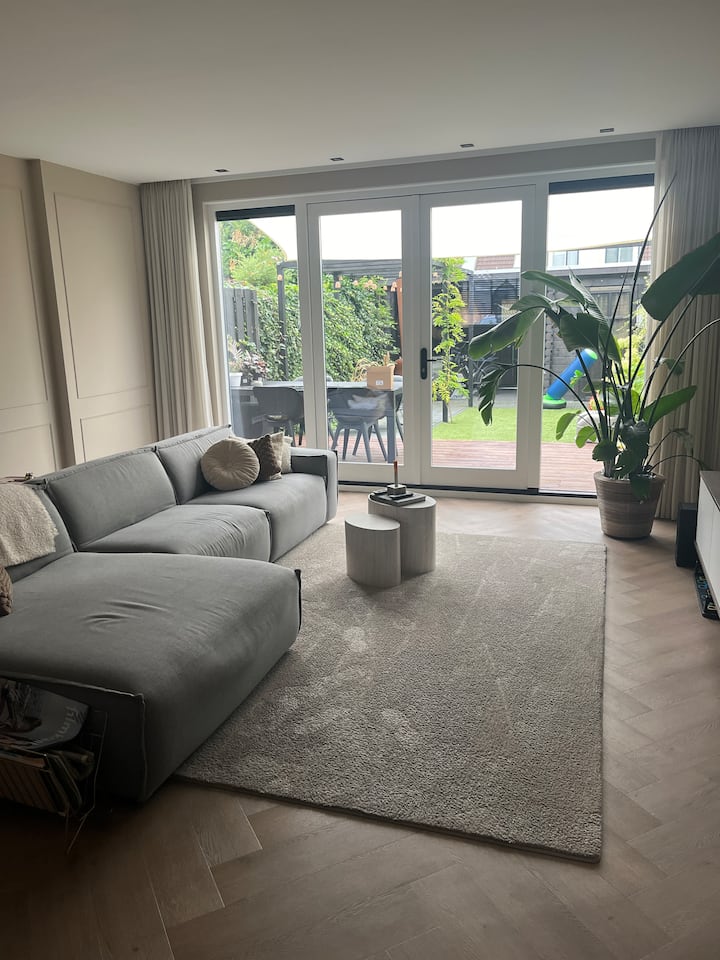 Familiewoning In Noorden Van Amsterdam Met Tuin. - Amsterdam