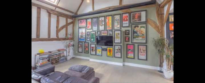 Large Double In Cinema Barn - Stevenage