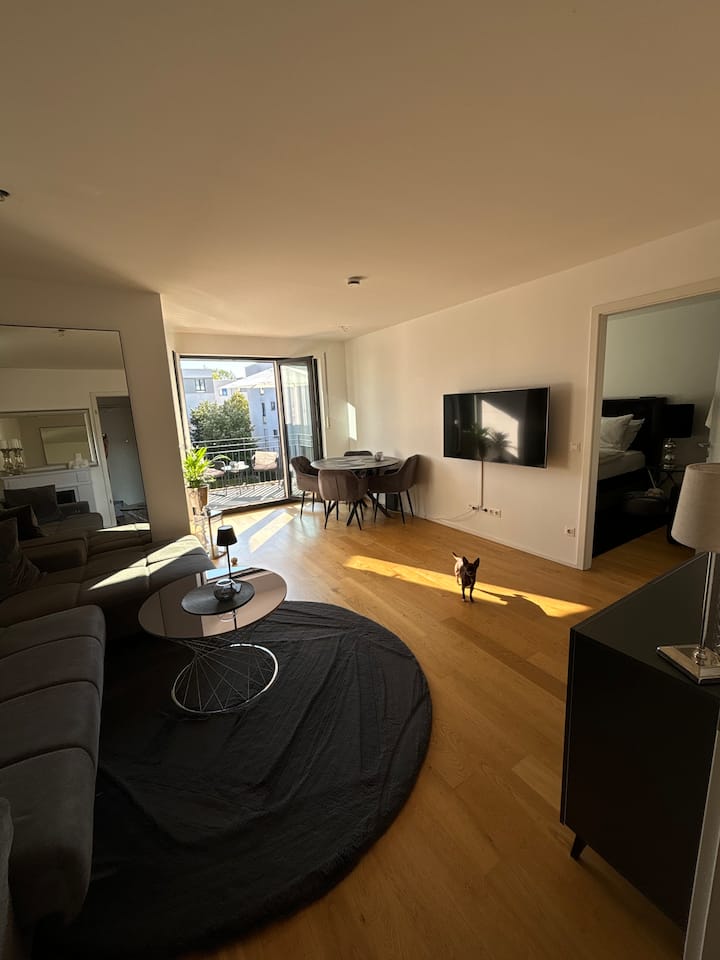 Luxuriöse 2 Zimmer Wohnung Mit Sonnigem Balkon! - Ismaning