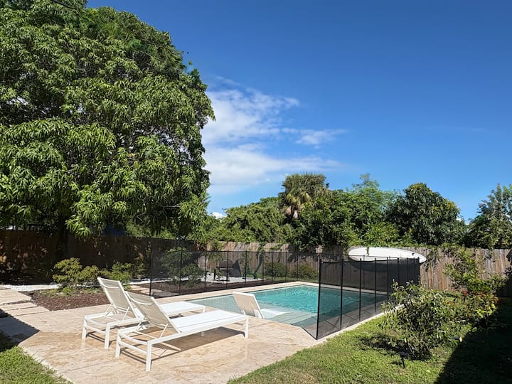 Home With Pool In Delray Beach - Delray Beach, FL