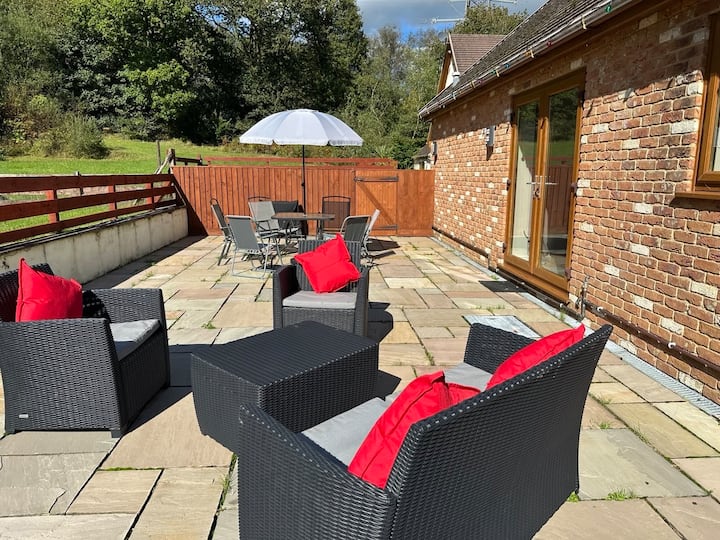 Modern Bungalow With Wood Burner/jacuzzi - Swansea University Bay Campus