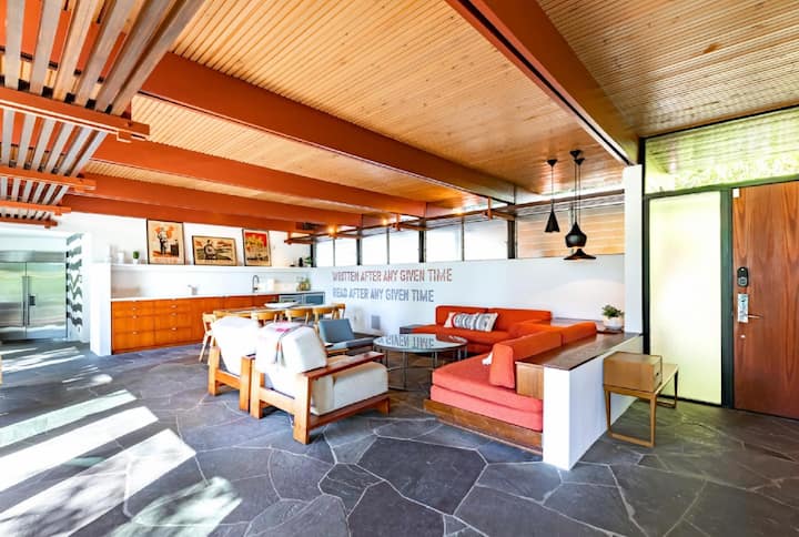 Mid Century Gem Secluded In The Hollywood Hills - Hollywood, CA
