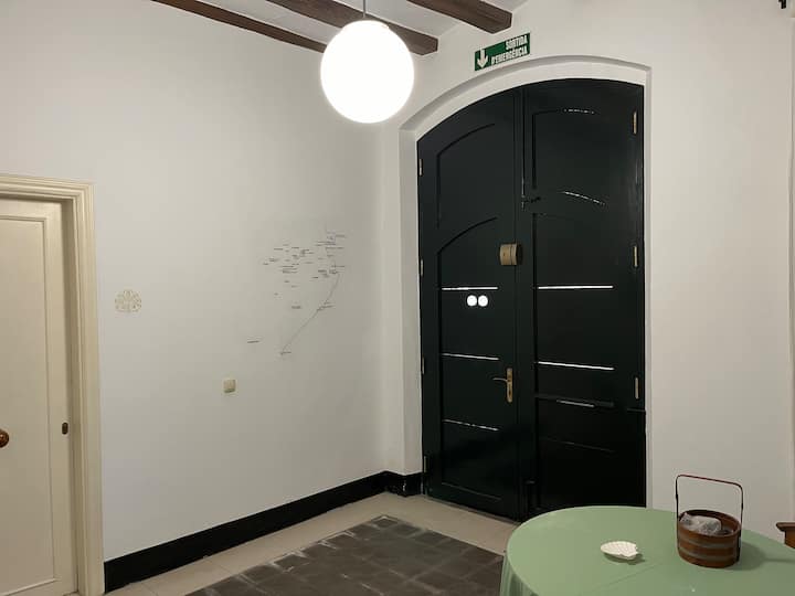 Casa De Poble Amb 5 Apartaments: Estades I Grups. - Lloret de Mar