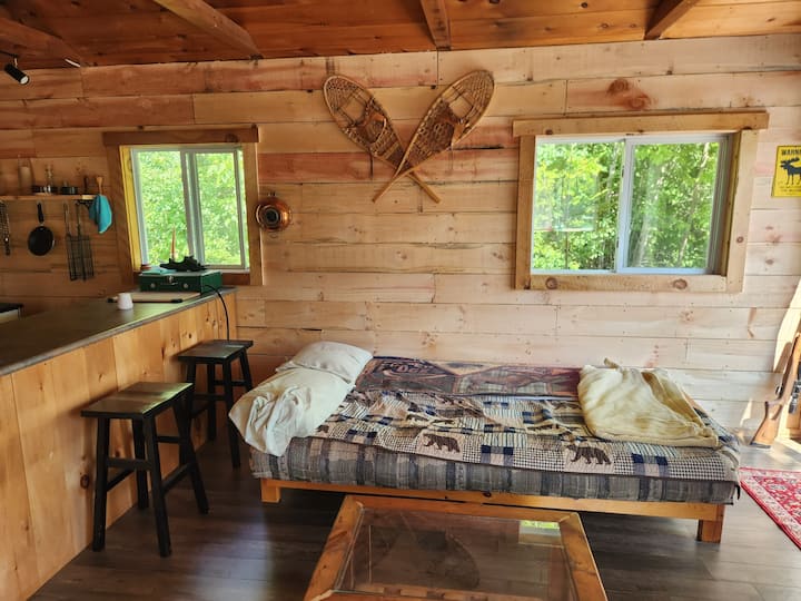 Off-grid Farm Cabin - Kawartha Lakes