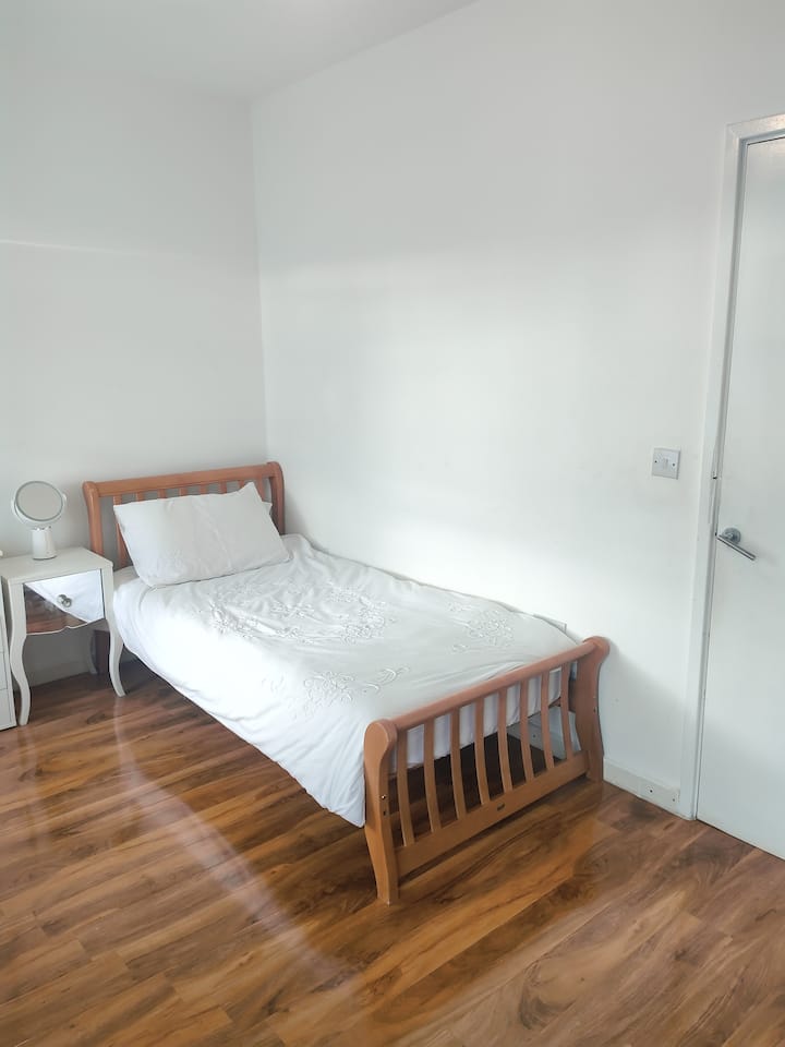 Female Only - Cosy Double Room In Westminster - London