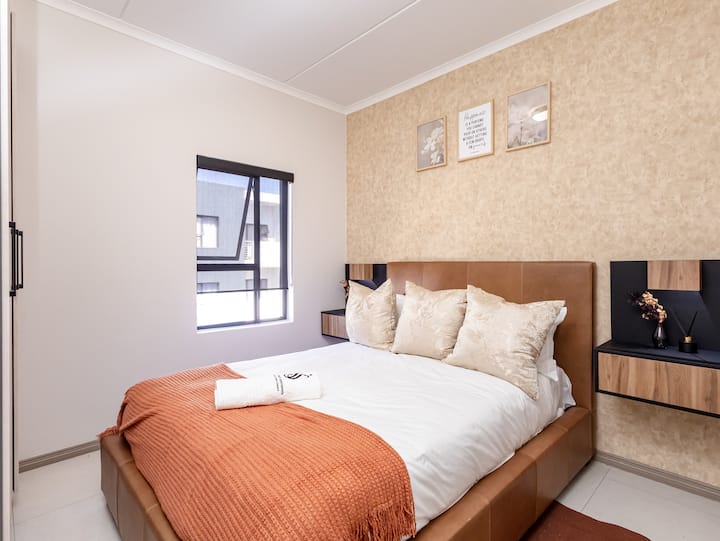 Anna Suite - Serenity & Stuff With Backup Power - Midrand