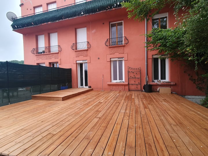 T2 Avec Terrasse Et Parking - Lourdes