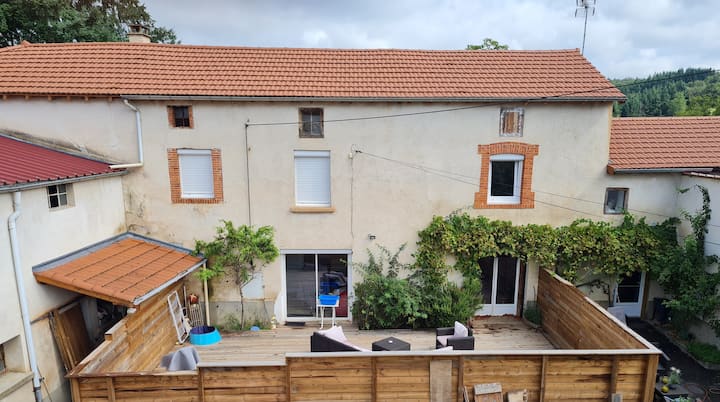 Une Chambre Dans Une Maison à La Campagne. - Feurs