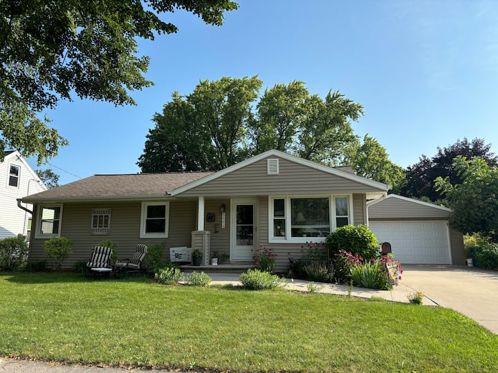 Home Away From Home At Lambeau - 위스콘신