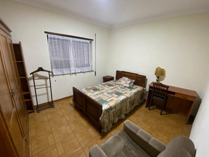 2 Quartos Para Casal Disponível - Tondela