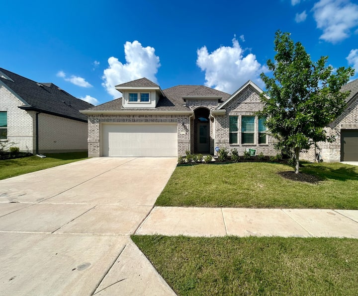5 Br/3 Full Ba
Monthly Rental…great Rate! - Roanoke, TX