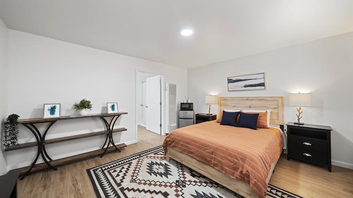 Lodge On Pioneer: Queen Bedroom - South Lake Tahoe, CA