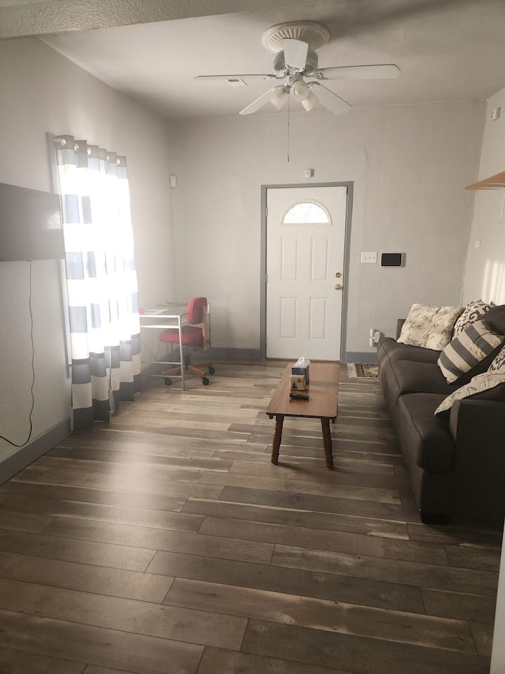 Peaceful 3-bedroom Retreat Near Pueblo Lake - Pueblo, CO