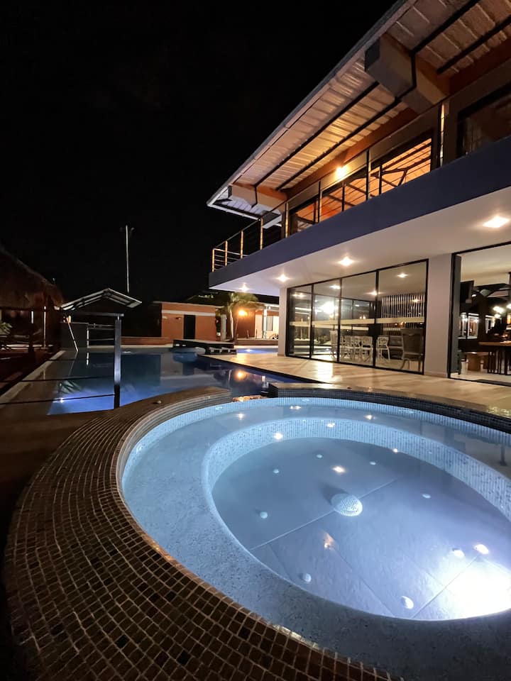 Finca En Pereira - Espectacular Y Exclusiva - Pereira, Colombia