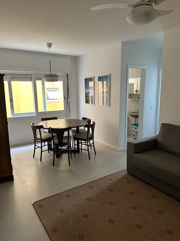 Apto 2 Dorm C/ Vaga, 100m Do Mar, No Centro - Capão da Canoa