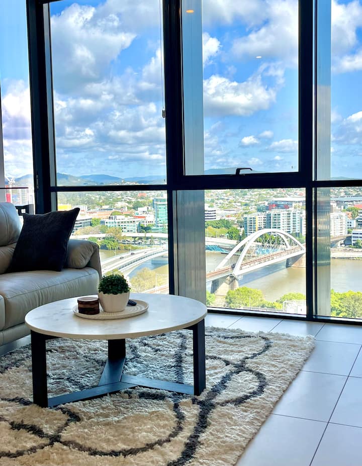 South Brisbane Cityscape - With River Views - Spring Hill