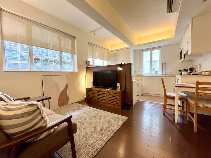 Spacious 1 Br Home @Soho Central - Hong Kong