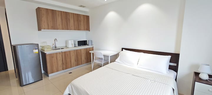 Sitari Bacolod - Studio W/ Balcony - Bacolod