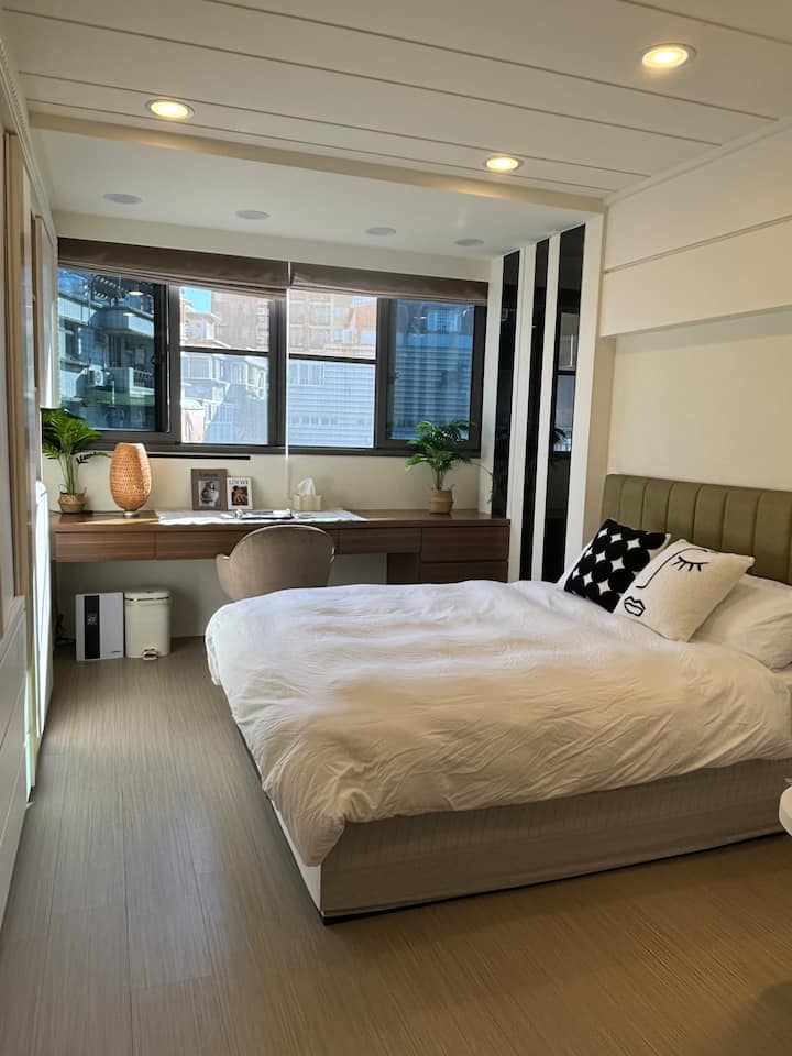 林口電梯別墅｜雙人套房獨立衛浴｜A8機場捷運接送｜室內車位｜寵物親子｜小陽台｜歡迎長租｜出差首選 - Taipei