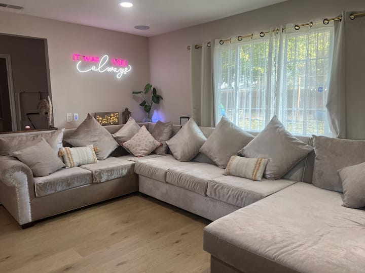 Luxury Home: La, Big Bear & Lv - 5 Mins To Mall - Victorville, CA